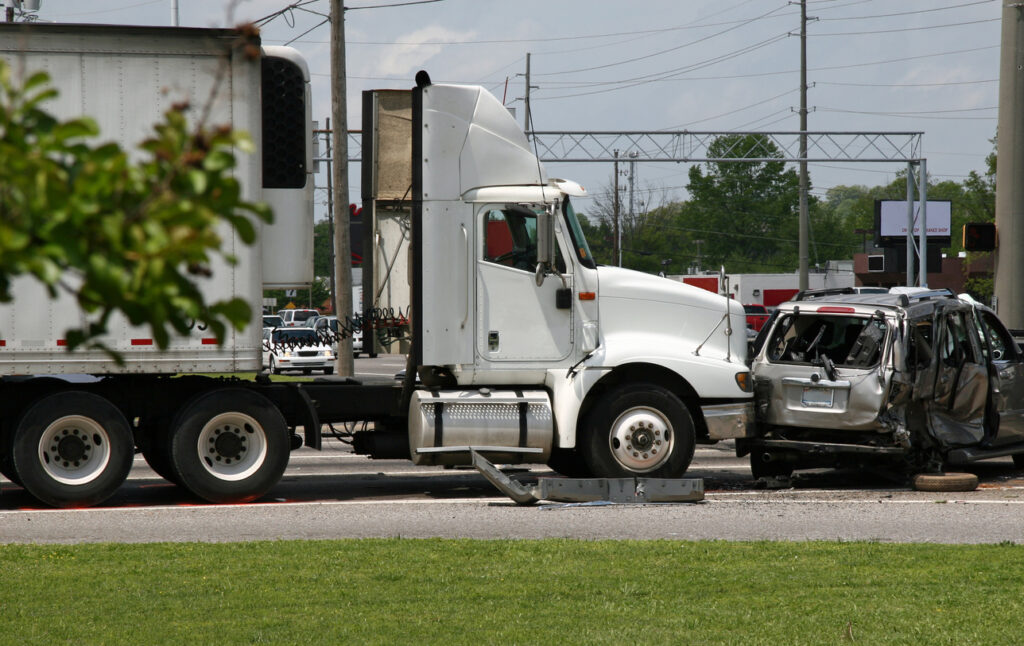 Jackknife Truck Accidents: All You Need To Know - Roach Law Car ...